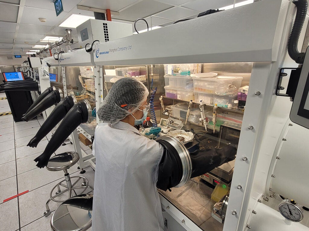 Perovskite Solar Cell Laboratory - Solar Energy Research Institute of ...